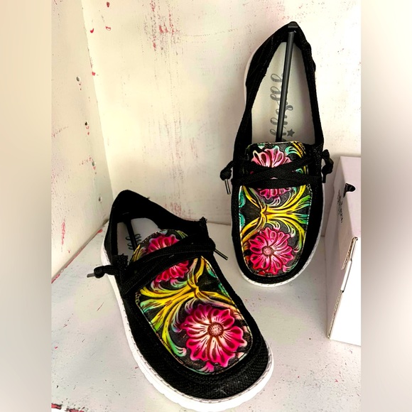 Gypsy Jazz | Shoes | New Gypsy Jazz Tulip Black Slip On Sneaker With Tooling | Poshmark